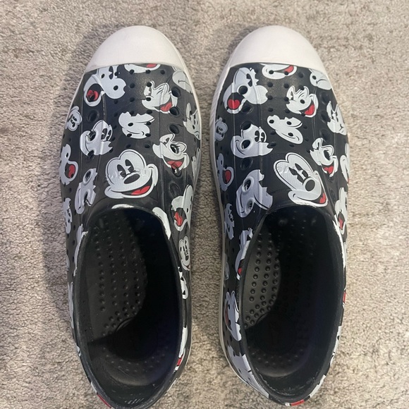 Disney | Shoes | Disney Native Black And White Mickey Mouse Sneakers ...
